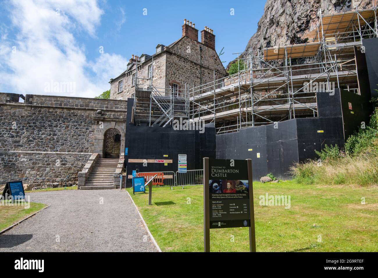 Dumbarton Castle, West Dumbartonshire, Scotland, UK Stock Photo - Alamy