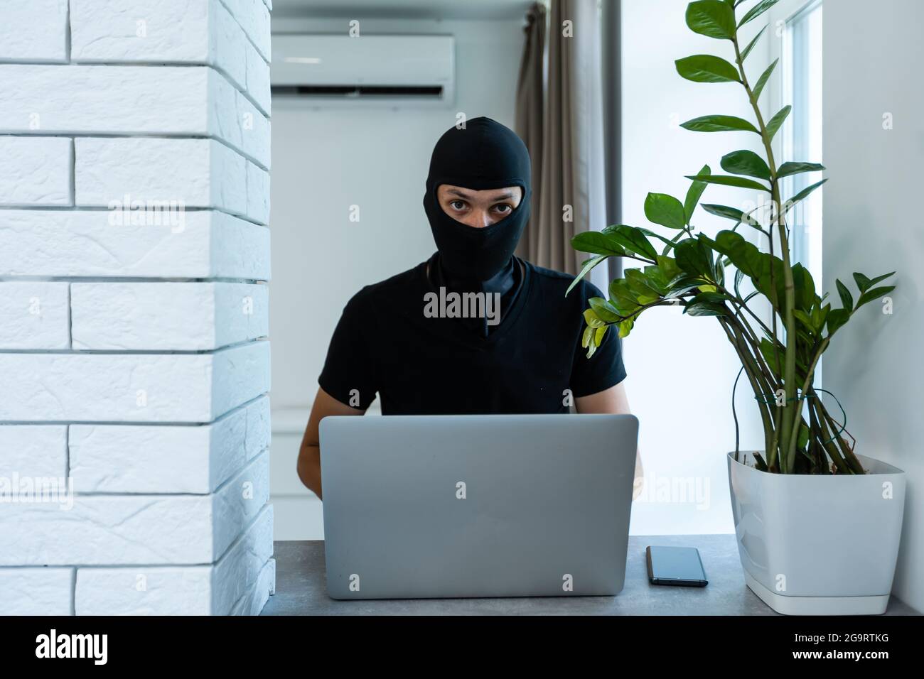 Adult hand prints hi-res stock photography and images - Alamy