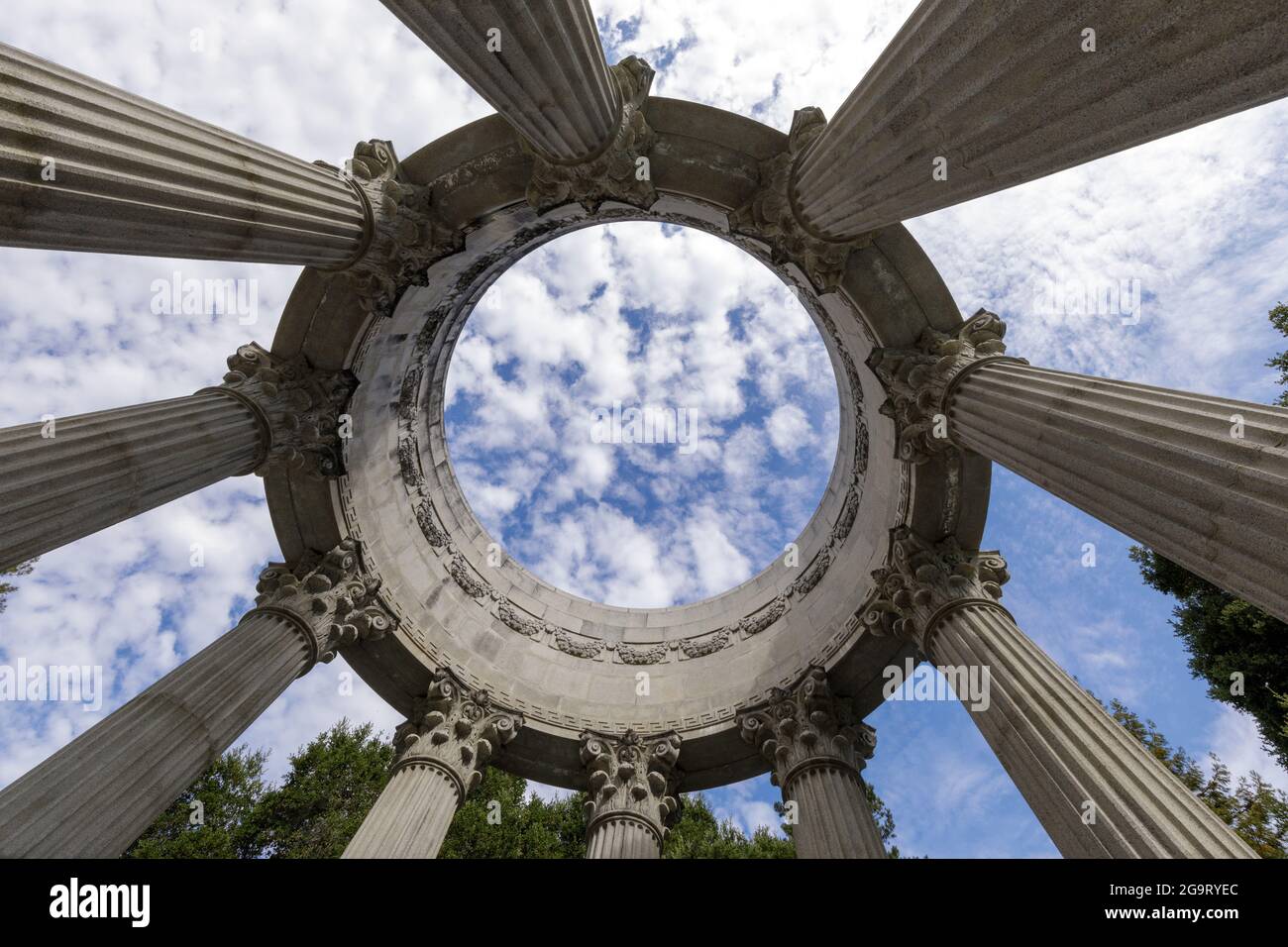 Cloud water temple hi-res stock photography and images - Alamy