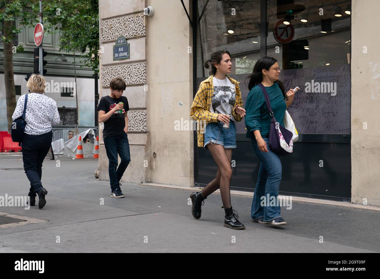 Unidentified random Parisian people and locations in the streets of ...