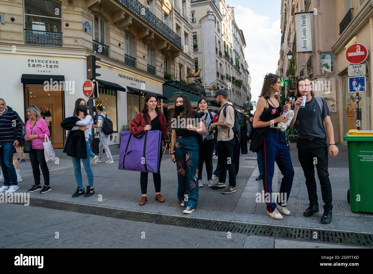 Unidentified random Parisian people and locations in the streets of ...