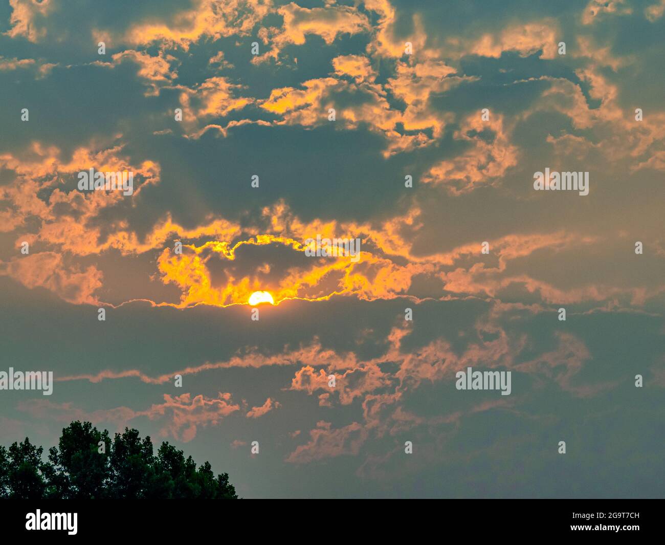 Smokey backgrounds hi-res stock photography and images - Alamy