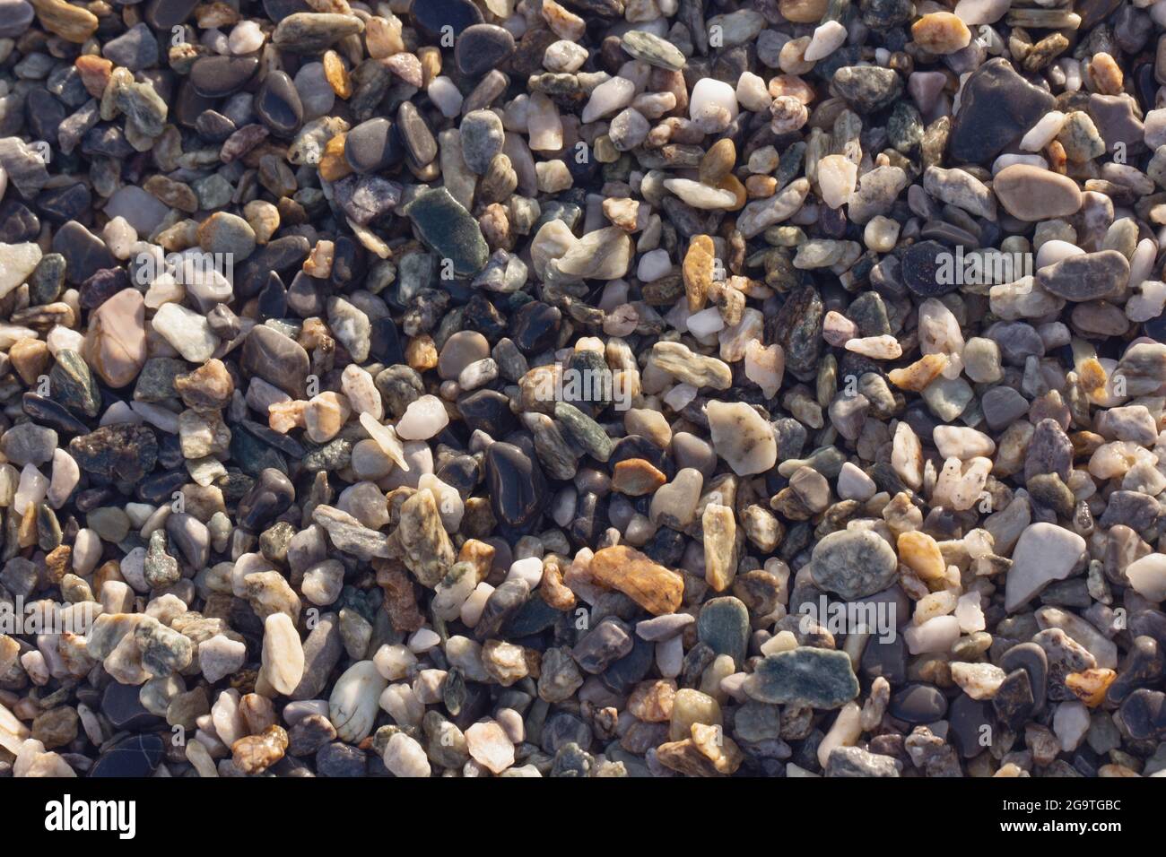Wet pebbles texture hi-res stock photography and images - Alamy