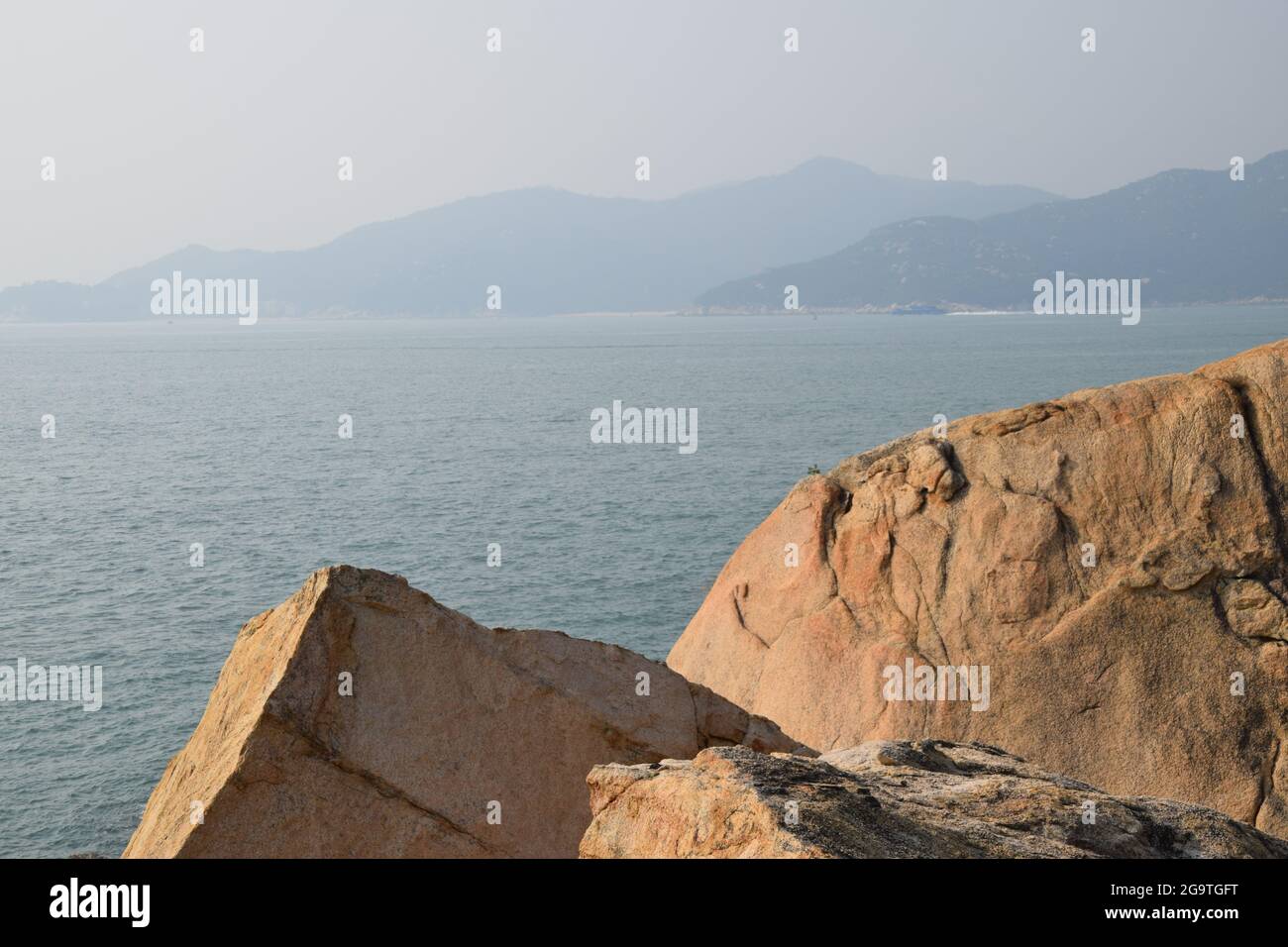 Hexagonal rocks hong kong hi-res stock photography and images - Alamy