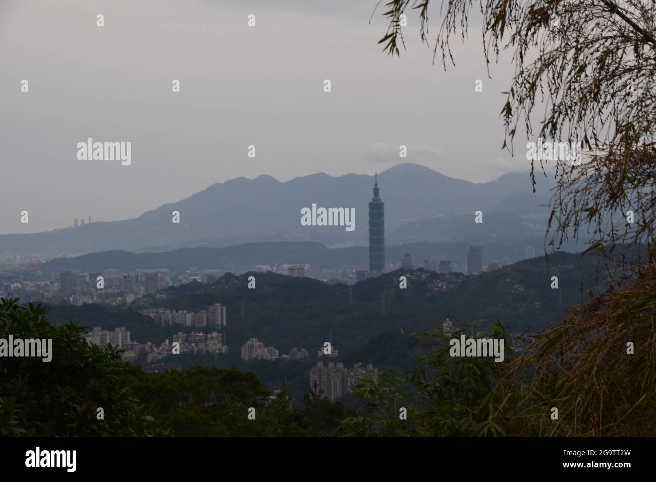 A view of Taipei 101 and the surrounding city Stock Photo - Alamy