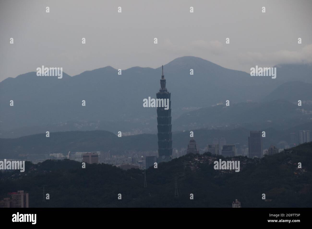 A view of Taipei 101 and the surrounding city Stock Photo - Alamy