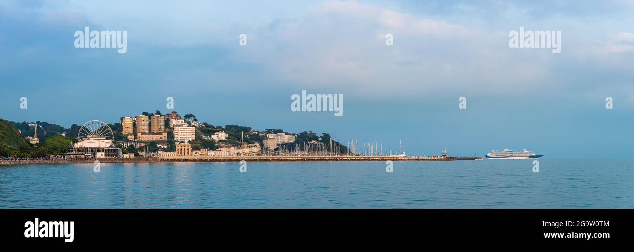 Torquay england promenade hi-res stock photography and images - Alamy