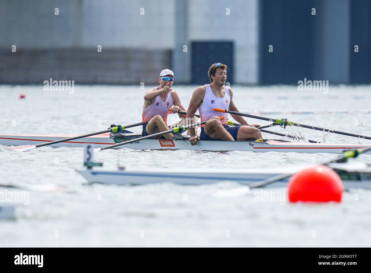 TOKYO, JAPAN - JULY 28: Melvin Twellaar and Stef Broenink of the ...