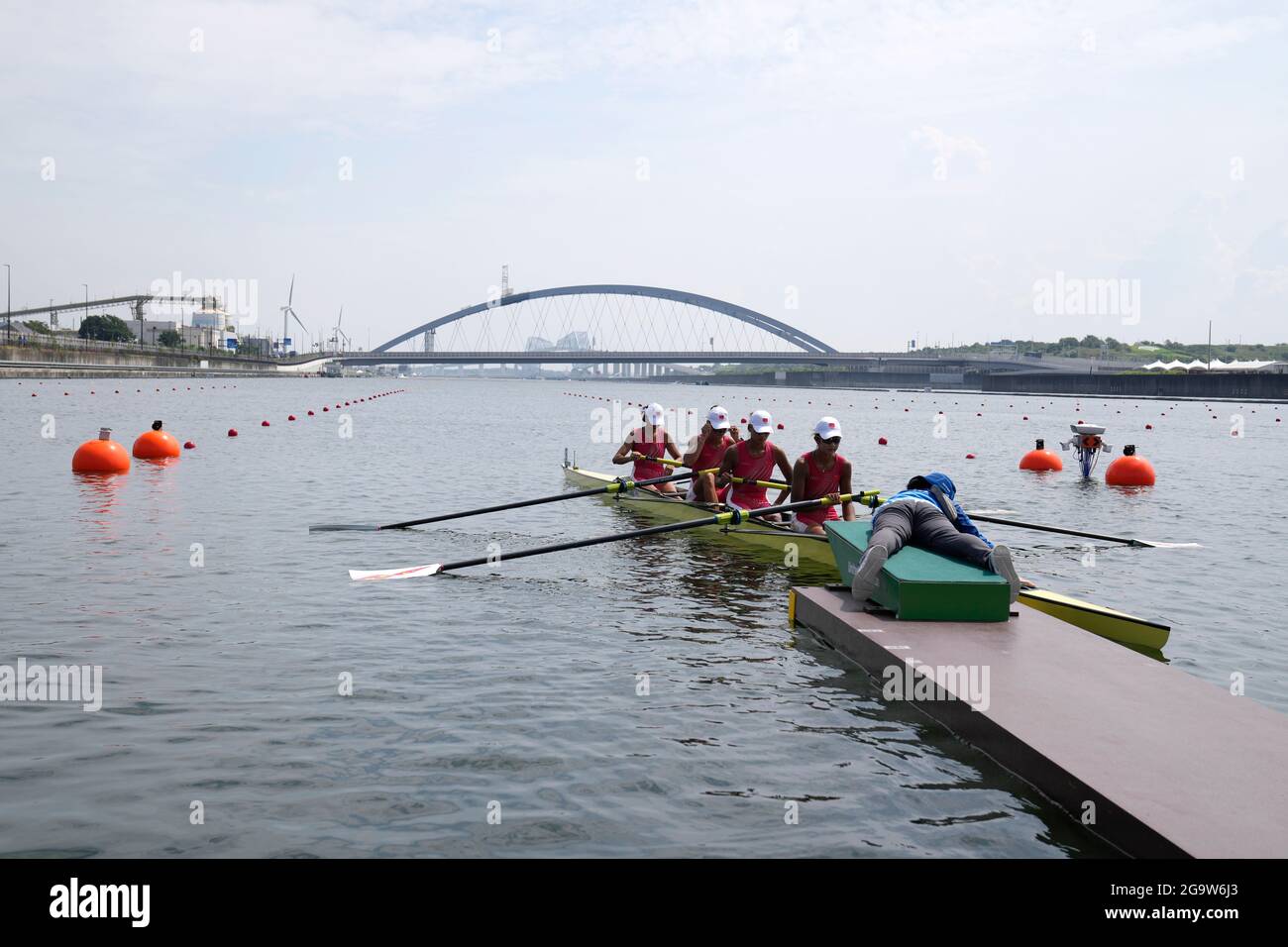 Tokyo, Japan. 28th July, 2021. Chinese rowers Lin Xinyu, Wang Fei, Qin ...