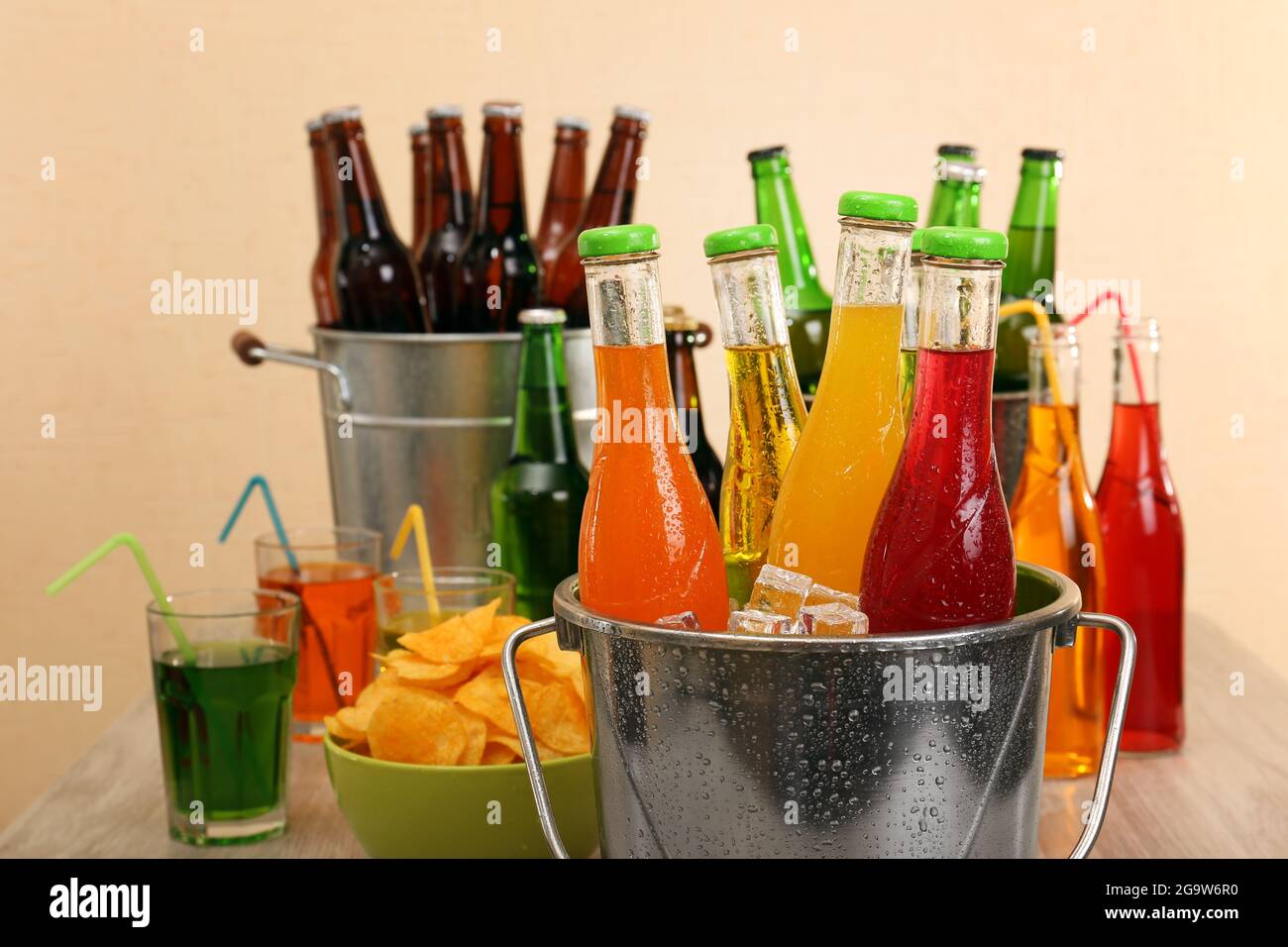 Prepared table with drink for party Stock Photo - Alamy