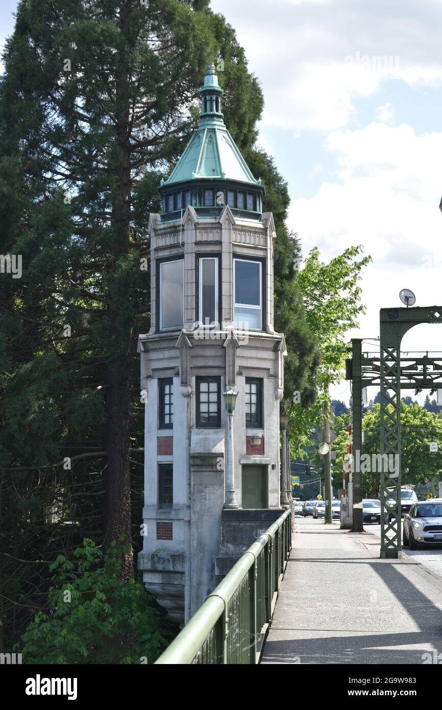 Seattle's iconic Montlake Draw Bridge spanning "the cut" between Lake ...