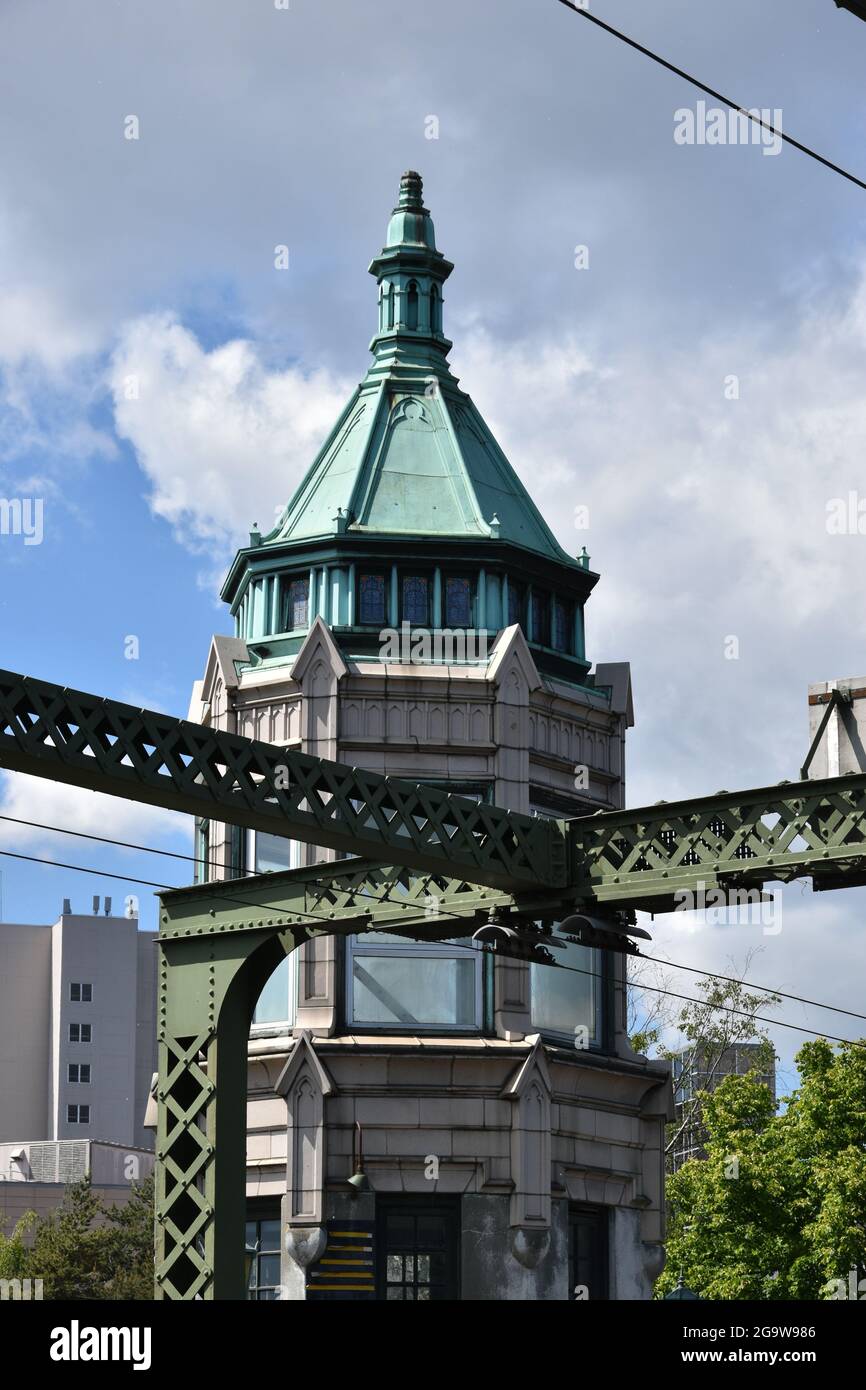 Seattle's iconic Montlake Draw Bridge spanning "the cut" between Lake ...