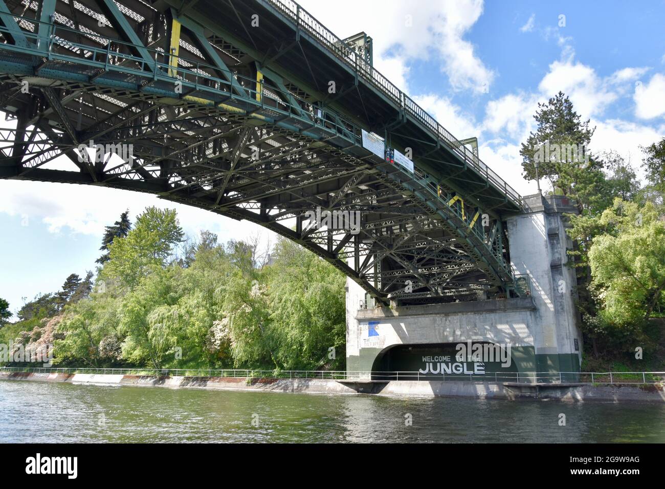 Seattle's iconic Montlake Draw Bridge spanning "the cut" between Lake ...