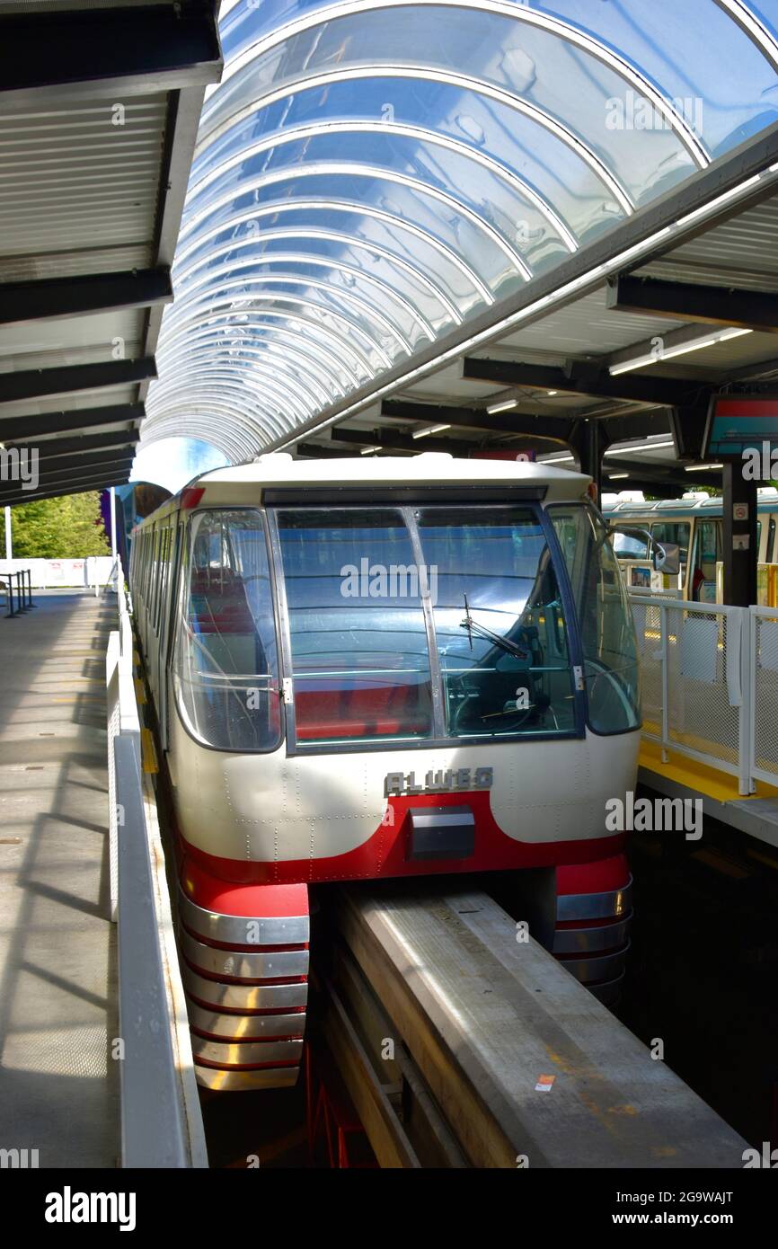 Seattle's iconic Alweg Monorail from Westlake to the Seattle Center ...