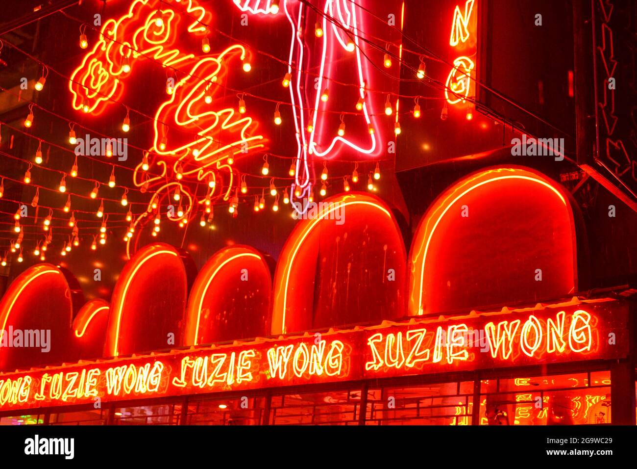 Bangkok slums hi-res stock photography and images - Alamy