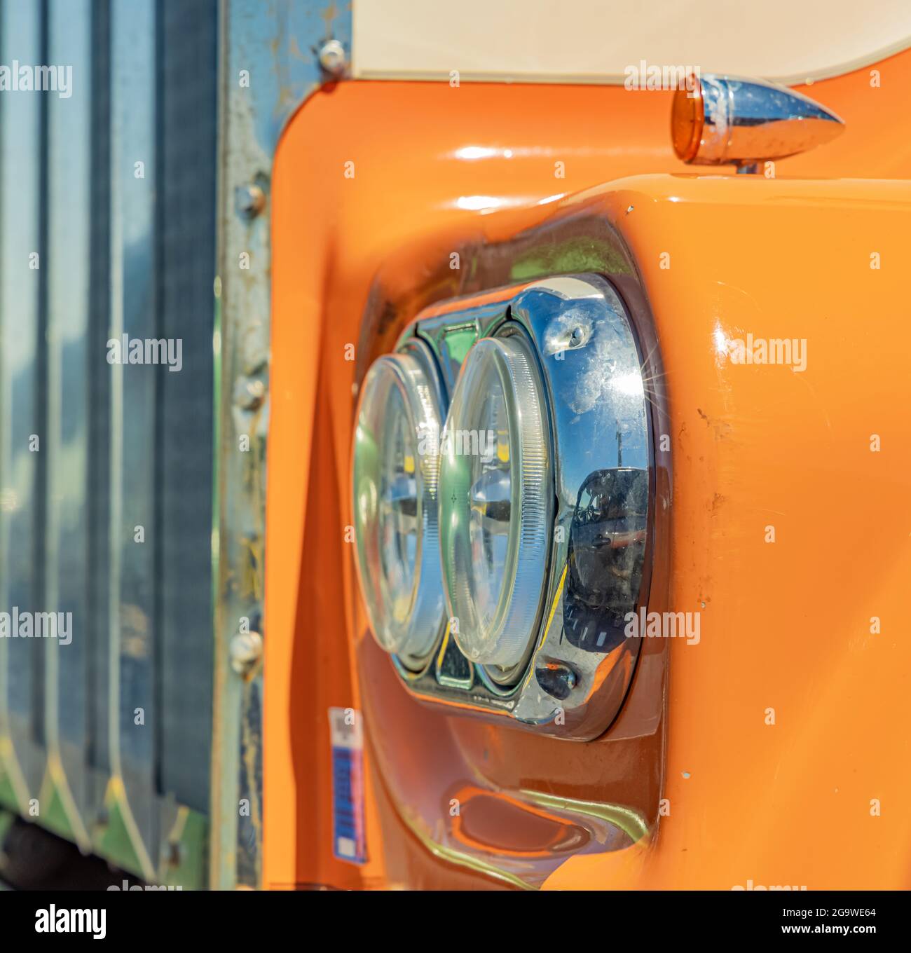 Semi tractor hi-res stock photography and images - Alamy