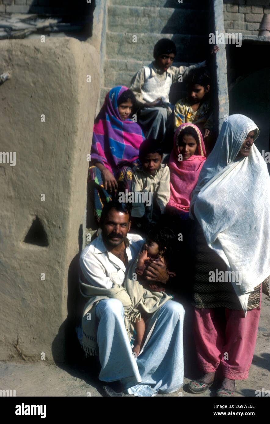 Rural family with six children Punjab Pakistan Stock Photo - Alamy