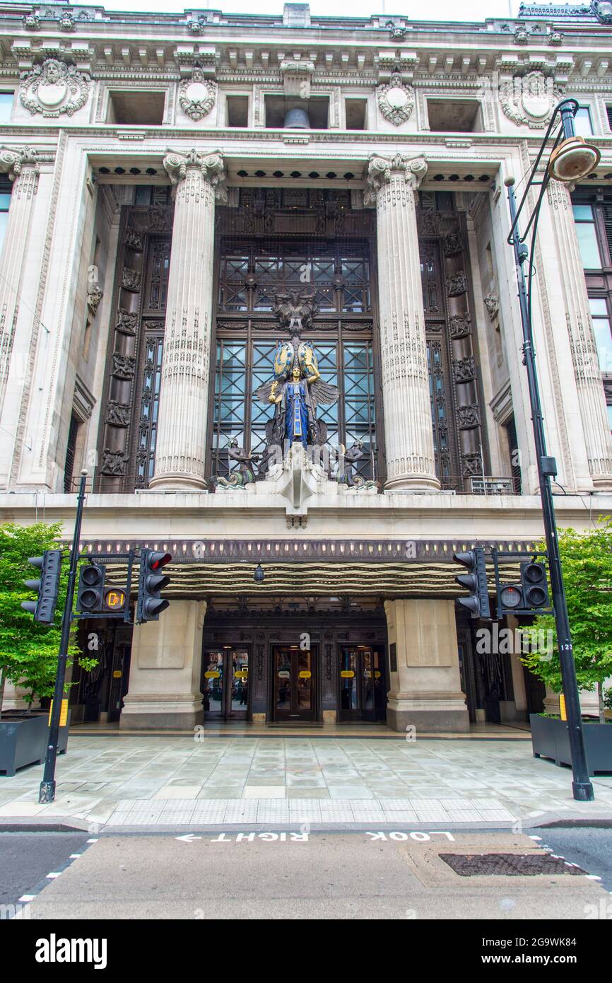 London, UK. 27th July, 2021. The sculptor by Gilbert Bayes the ‘Queen ...