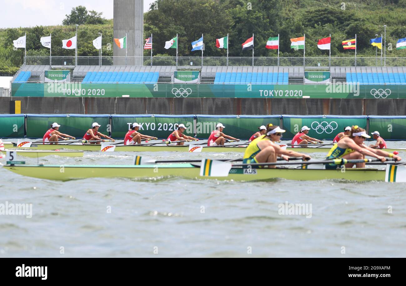 Tokyo, Japan. 28th July, 2021. Rowers (rear) of Team China compete ...
