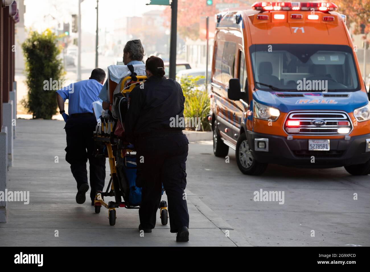Ambulance usa emt hi-res stock photography and images - Alamy