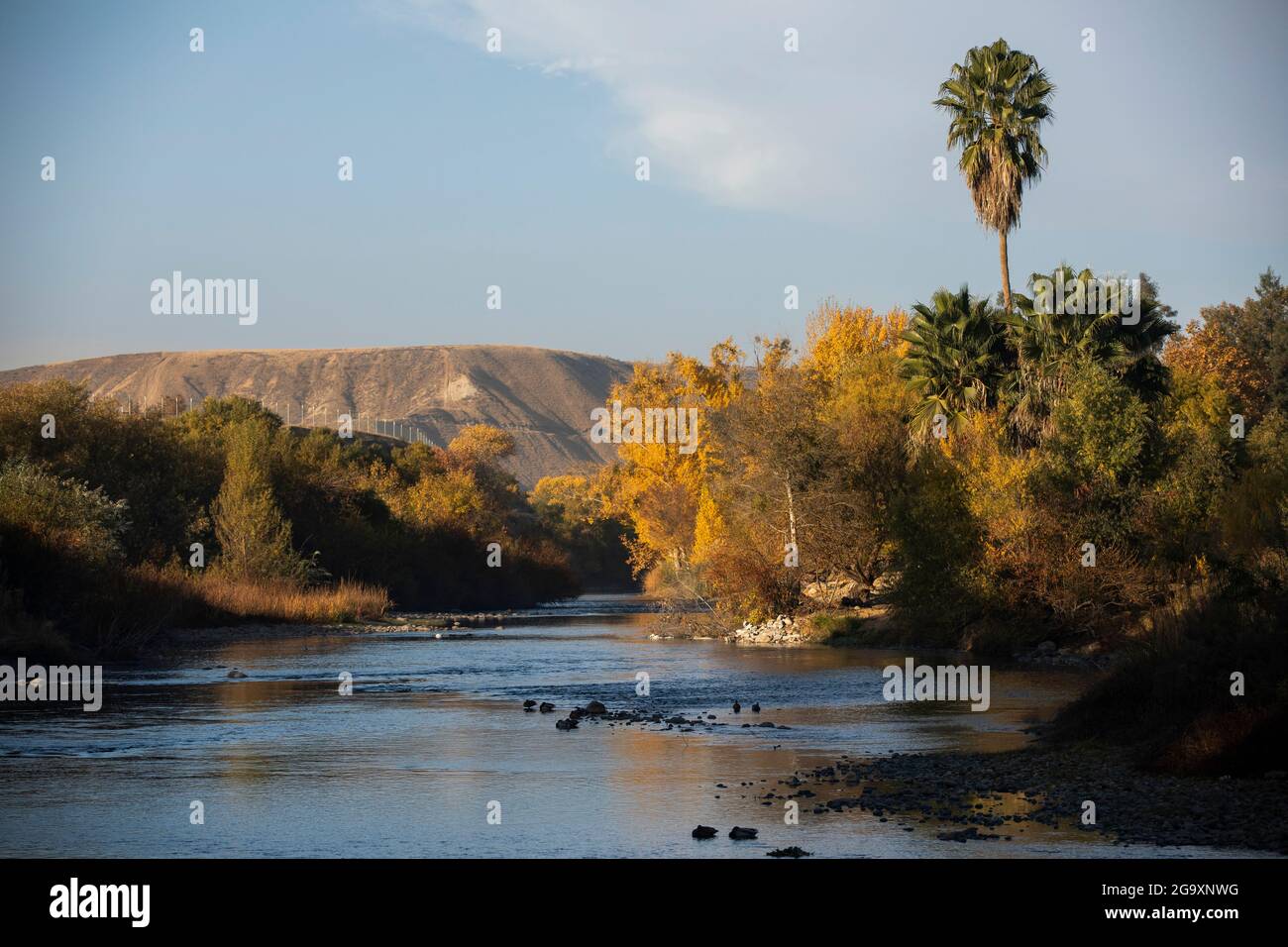 Autumn morning view of the Kern River as it flows through Bakersfield ...