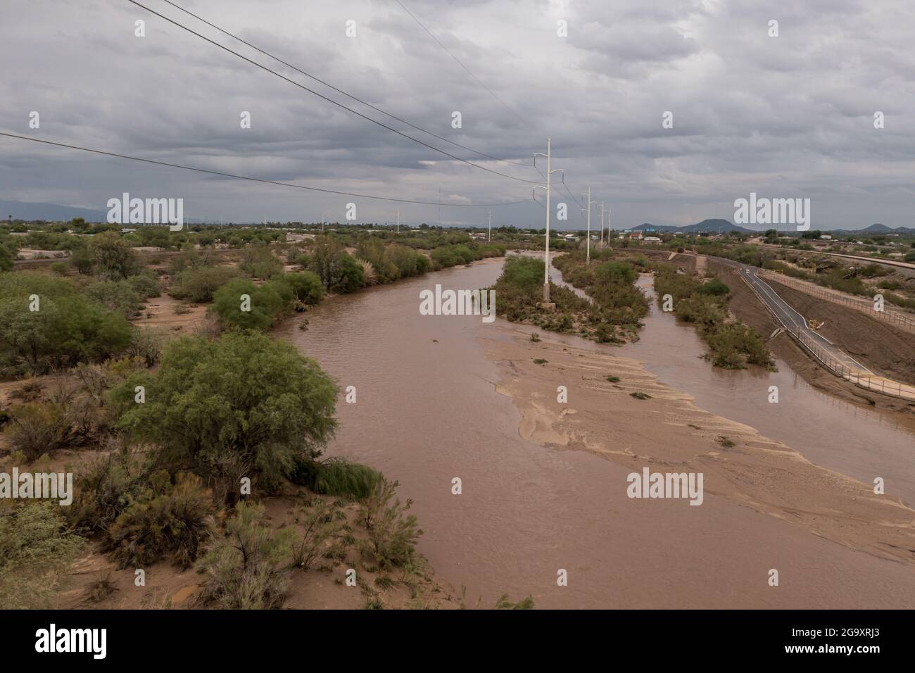 Overflowing Rillito River in Tucson after heavy rain Stock Photo - Alamy