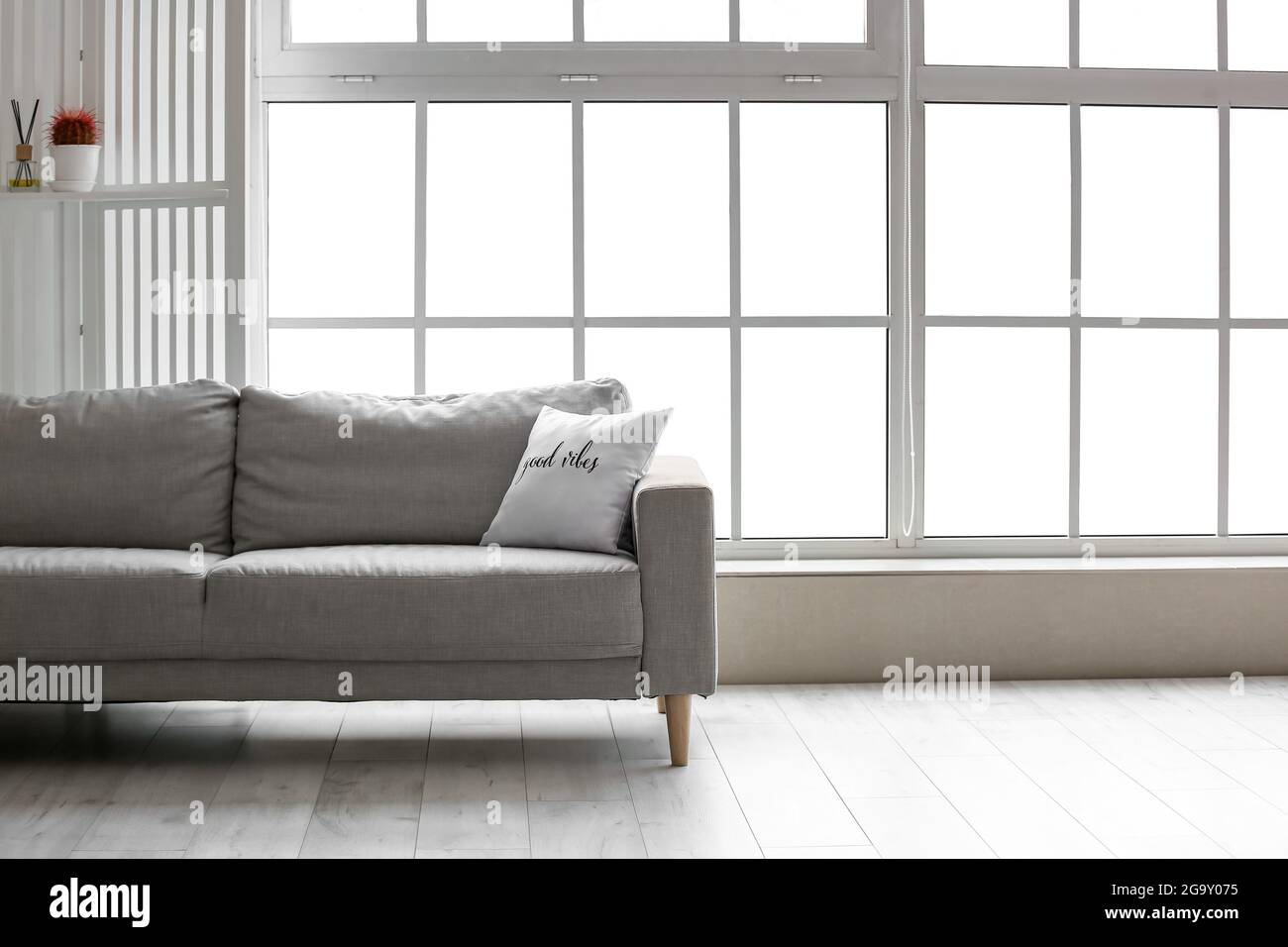 Reed privacy screen hi-res stock photography and images - Alamy