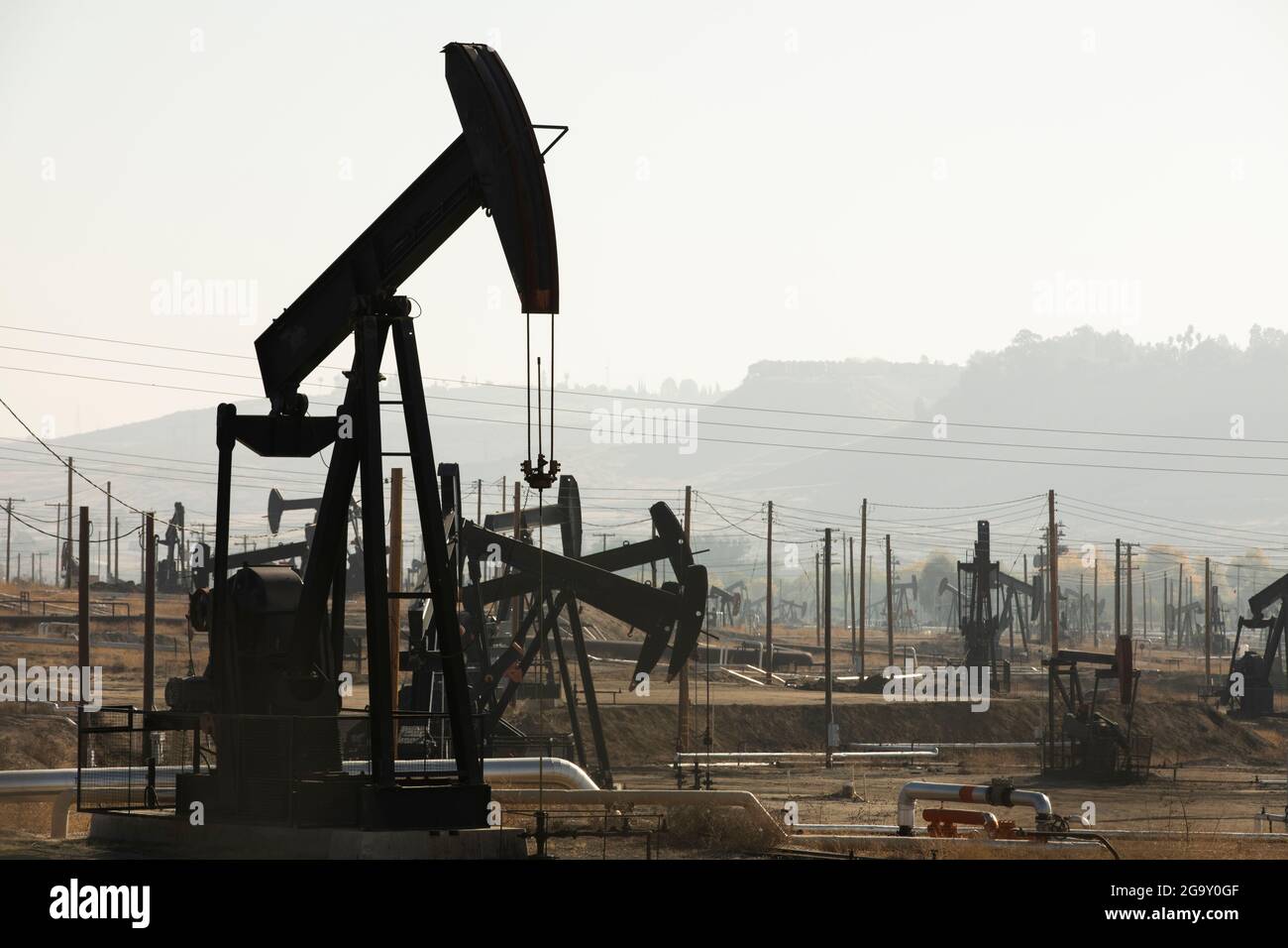 Crude oil extraction hi-res stock photography and images - Alamy