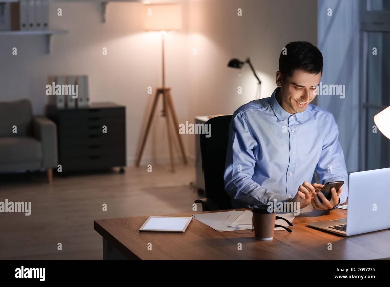 Gadget night late online hi-res stock photography and images - Alamy