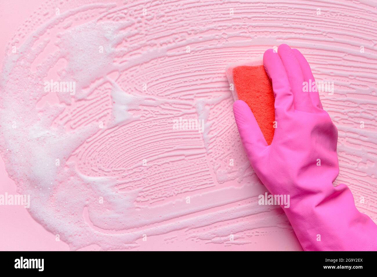 Female hand sponges detergent wash hi-res stock photography and images ...