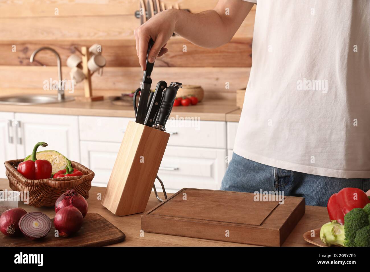 Kitchen knives pepper hi-res stock photography and images - Alamy