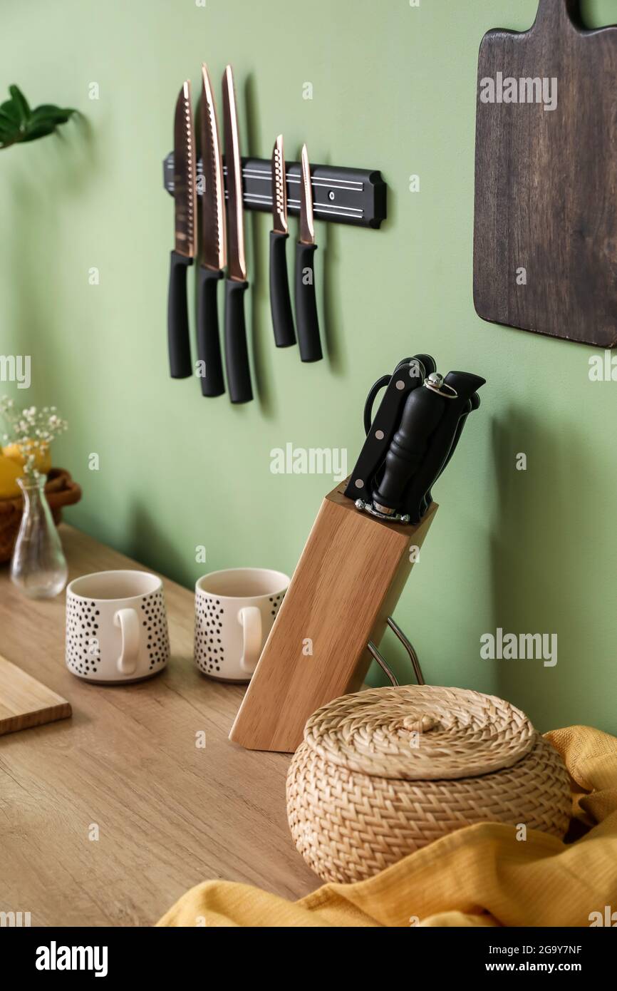 Cups and knives hi-res stock photography and images - Alamy