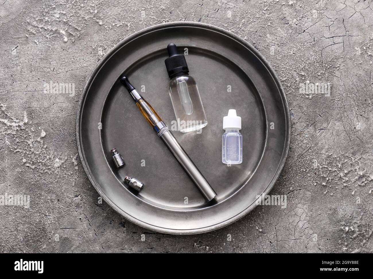 Oil drip tray hi-res stock photography and images - Alamy