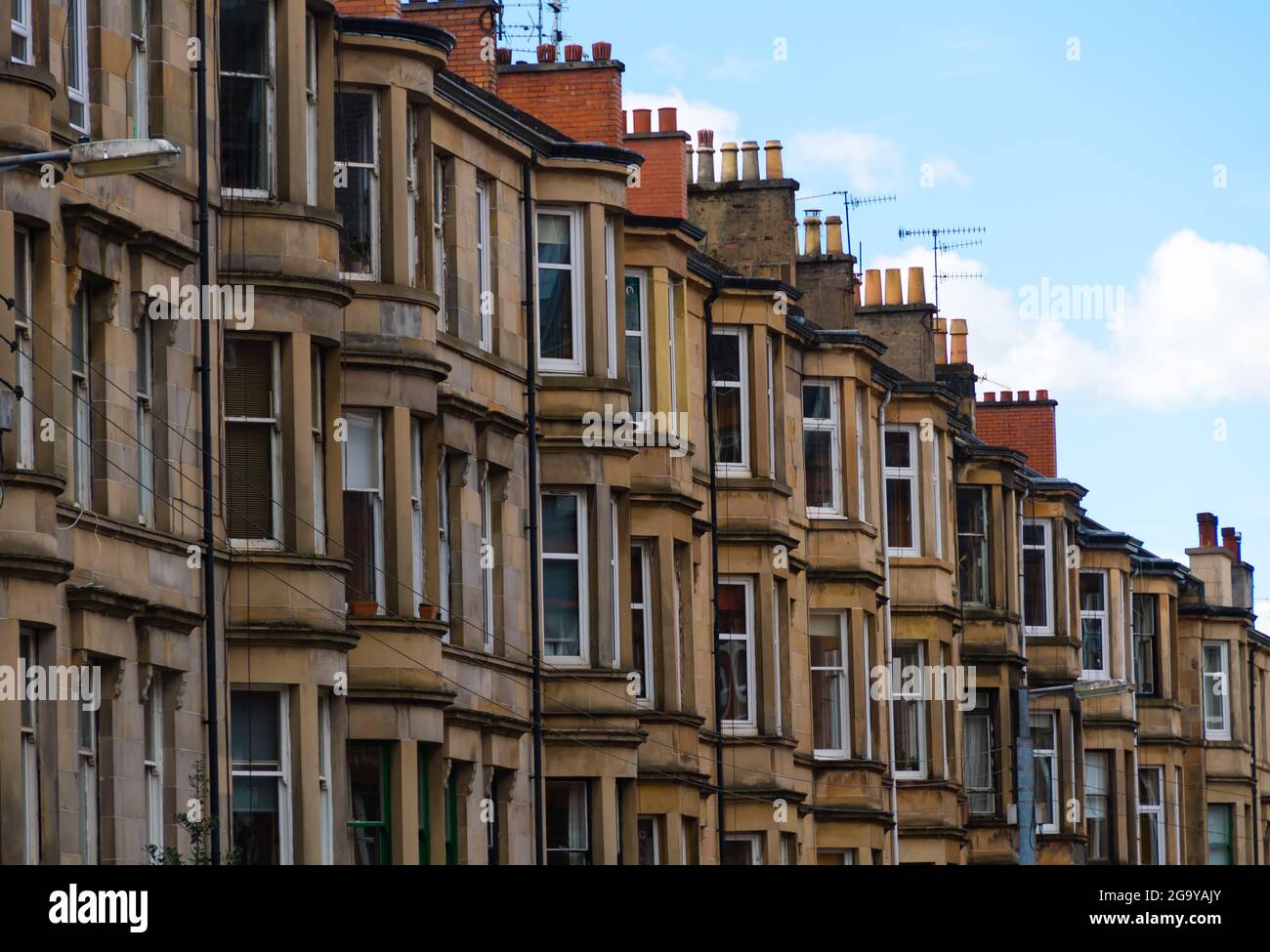 Terraced houses in glasgow hi-res stock photography and images - Alamy