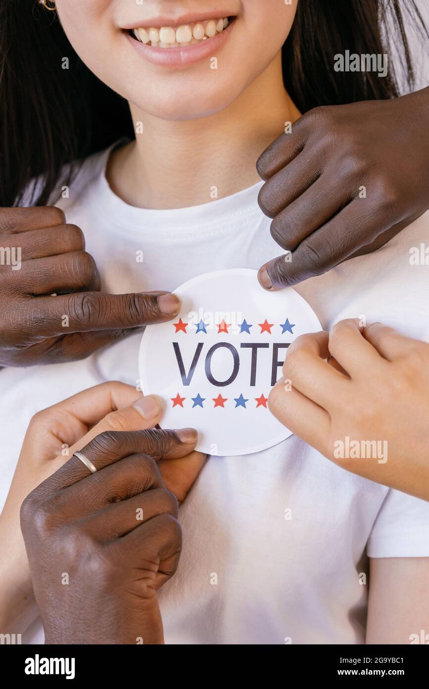 Close up photo of voter s badge held by hands Stock Photo - Alamy