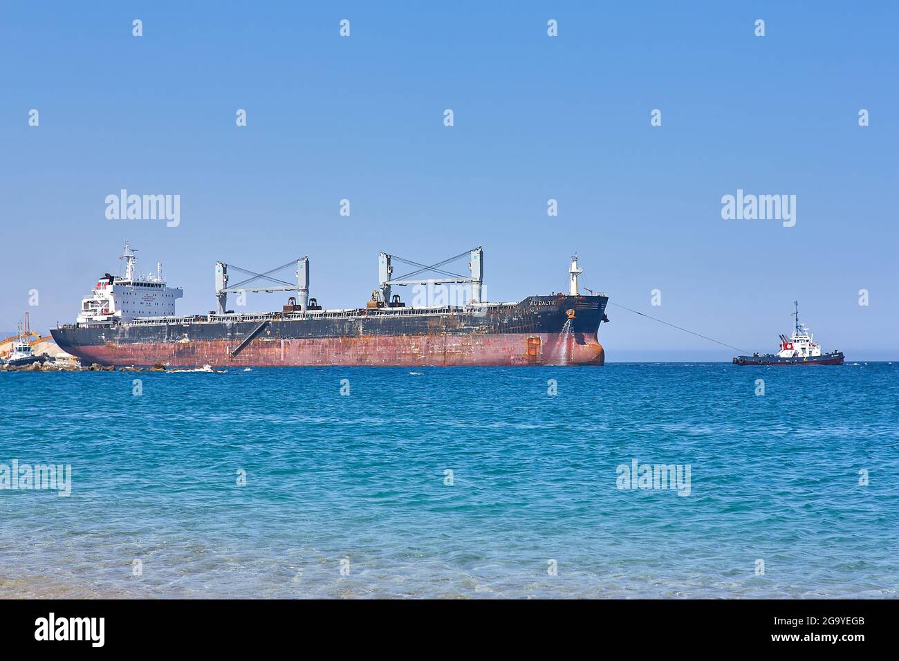 Container ship in suez canal hi-res stock photography and images - Alamy