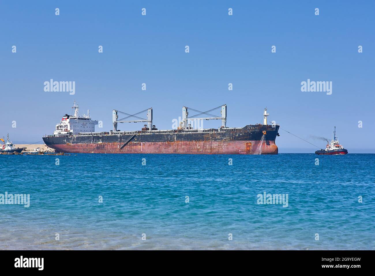 Container ship in suez canal hi-res stock photography and images - Alamy