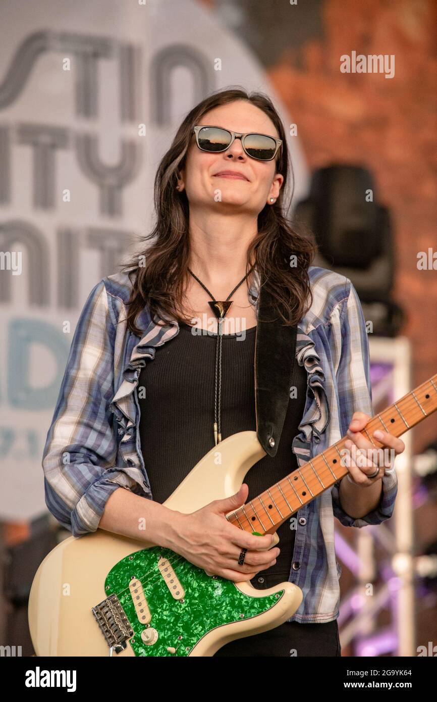 Blues on the green austin hi-res stock photography and images - Alamy