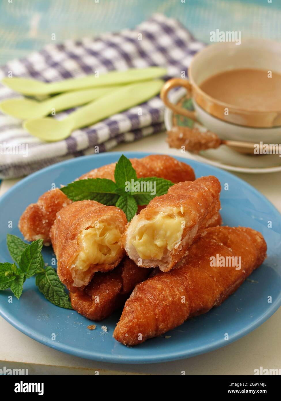 Xuxo, xuixo, chucho, suso, susú. Typical from Girona, Catalonia, Spain ...