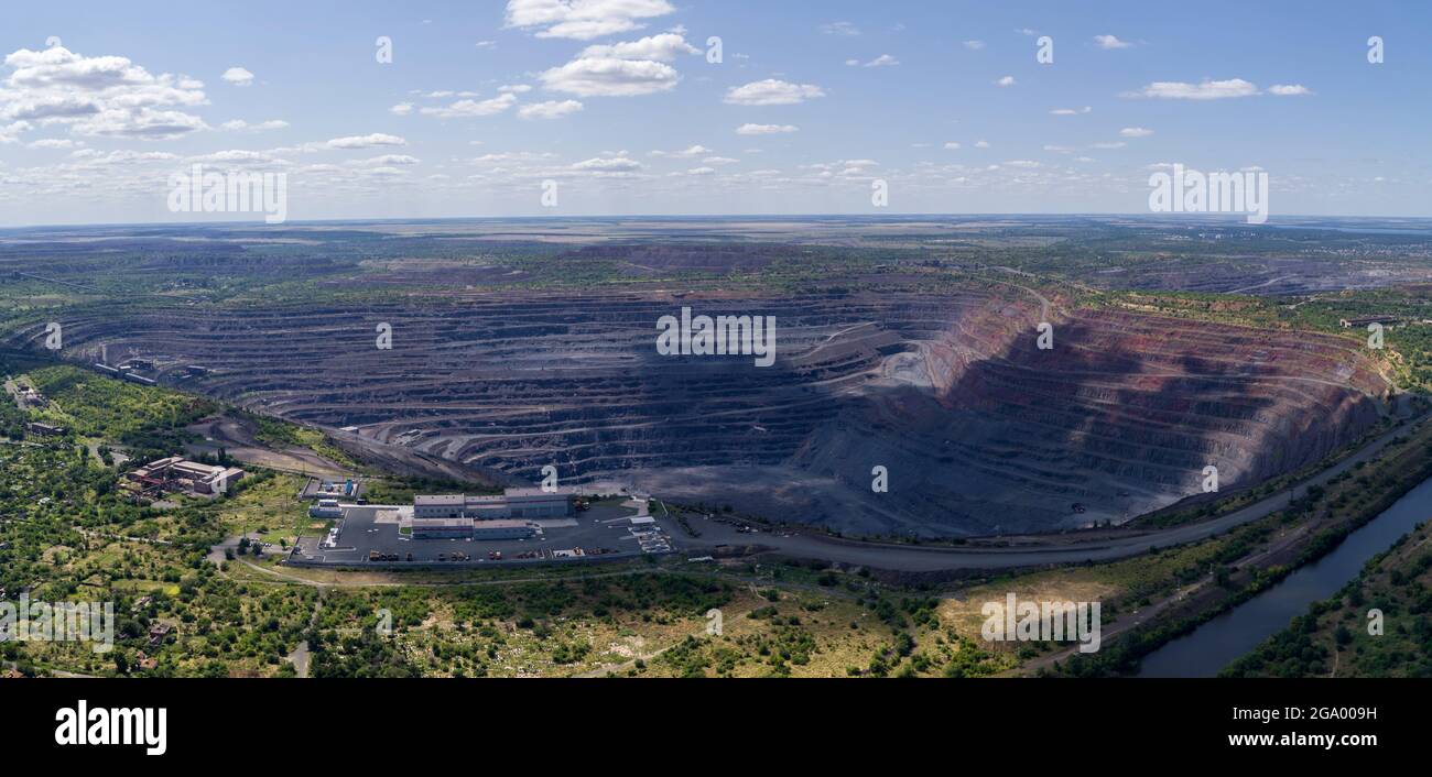 Open pit mine uk hi-res stock photography and images - Alamy