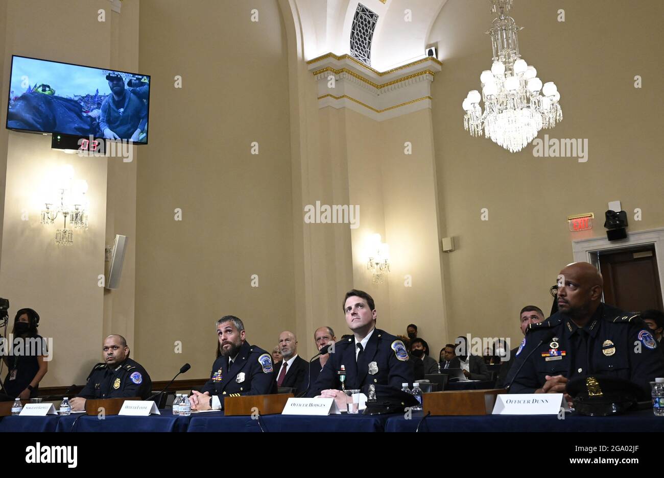 (L-R) U.S. Capitol Police officer Sgt. Aquilino Gonell, DC Metropolitan ...