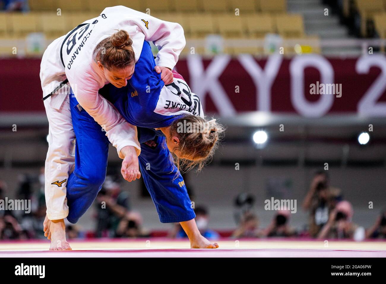 Women 70 kg contests for bronze medals hi-res stock photography and ...