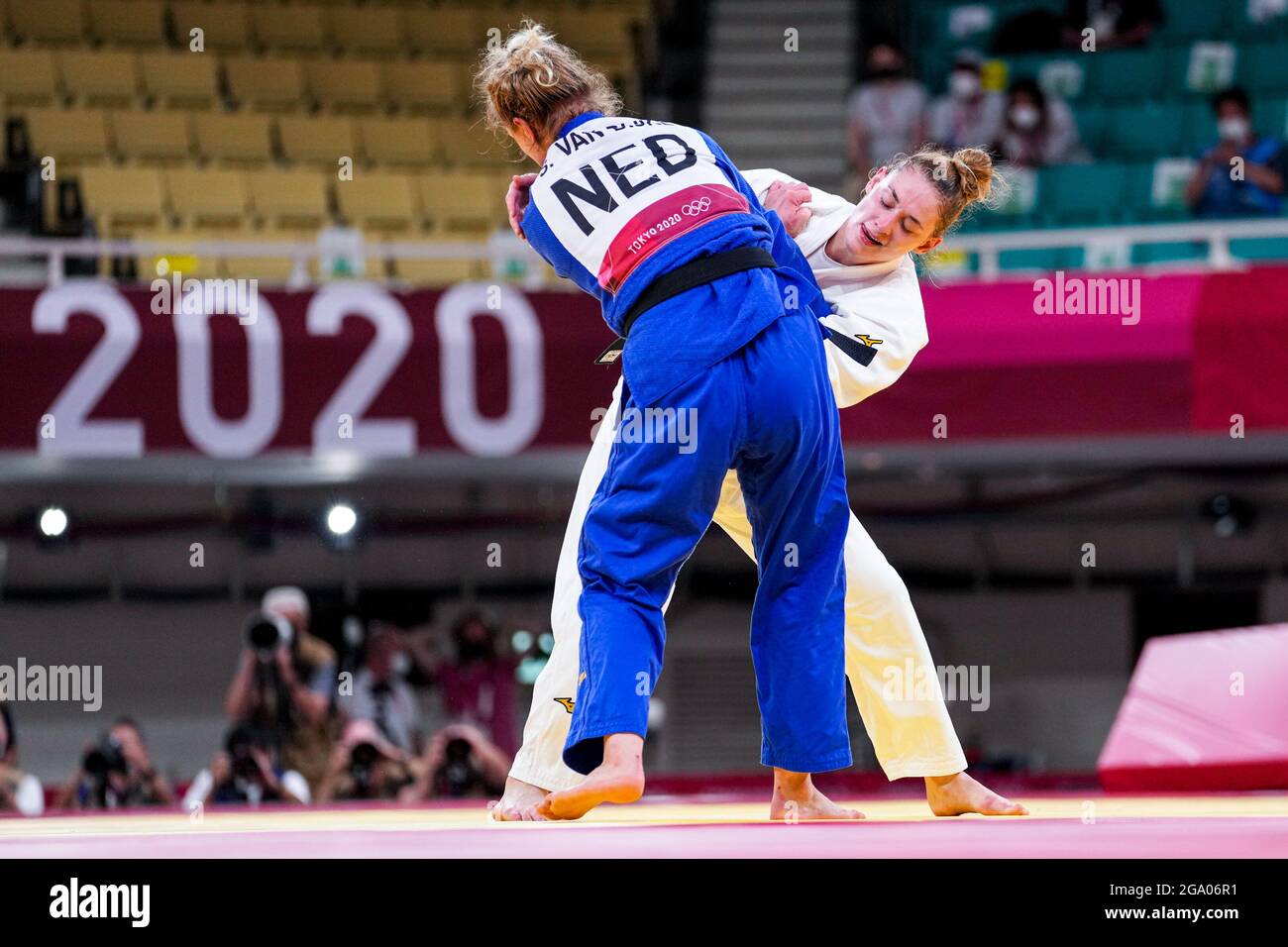 TOKYO, JAPAN - JULY 28: Sanne van Dijke of the Netherlands and Giovanna ...