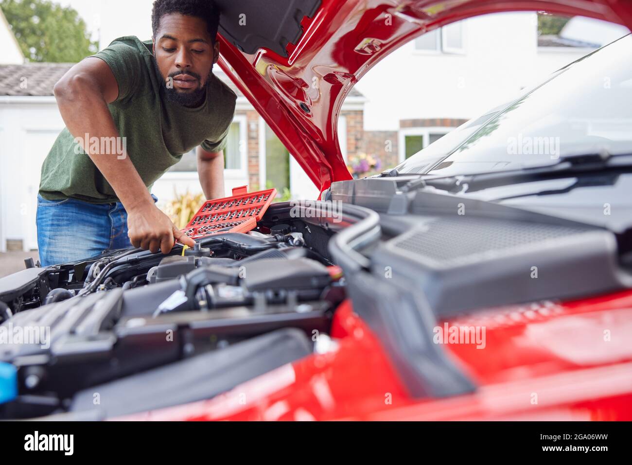 Vehicle fixing hi-res stock photography and images - Alamy Vehicle fixing hi-res stock photography and images - Alamy