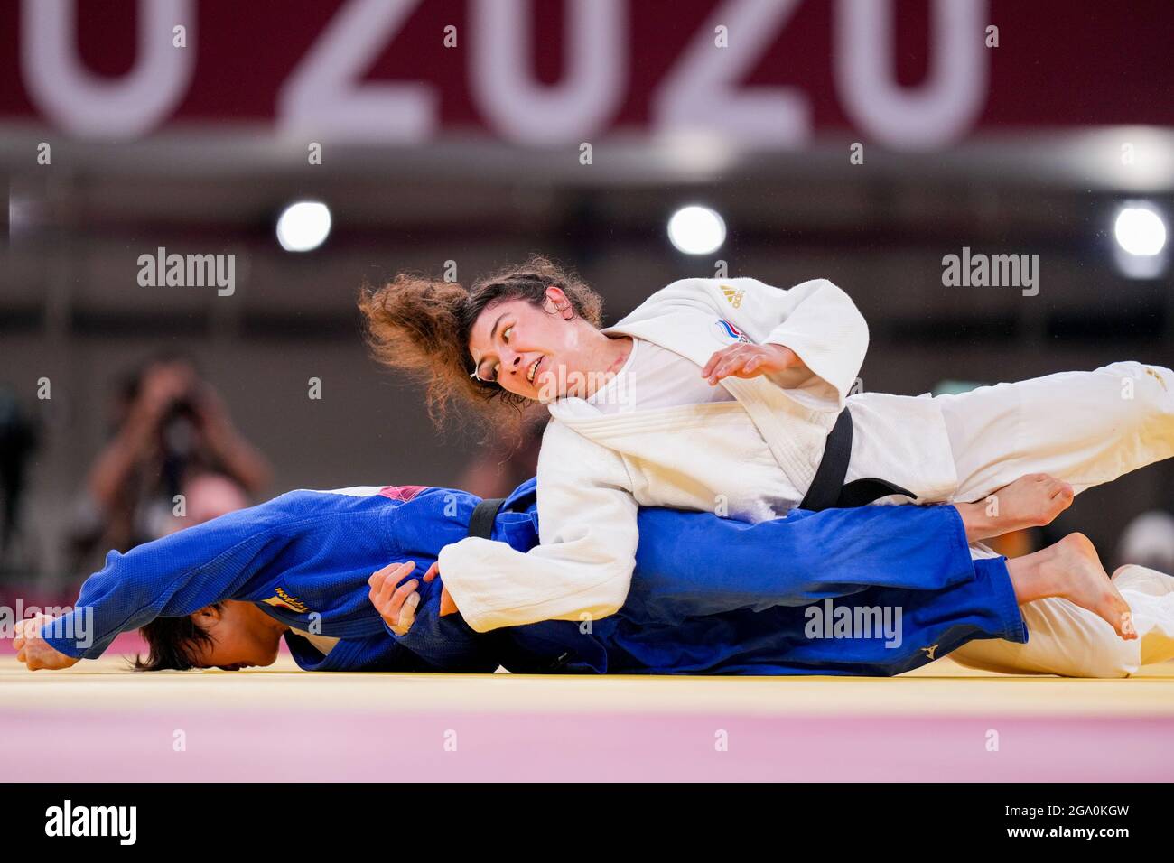 TOKYO, JAPAN - JULY 28: Madina Taimazova of Russia and Chizuru Arai of ...
