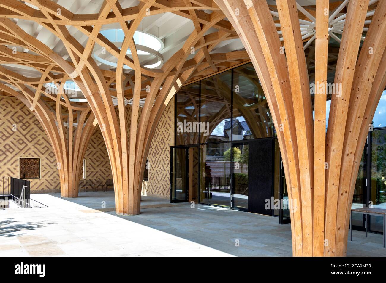 CAMBRIDGE ENGLAND CAMBRIDGE CENTRAL MOSQUE THE PORTICO AREA Stock Photo ...