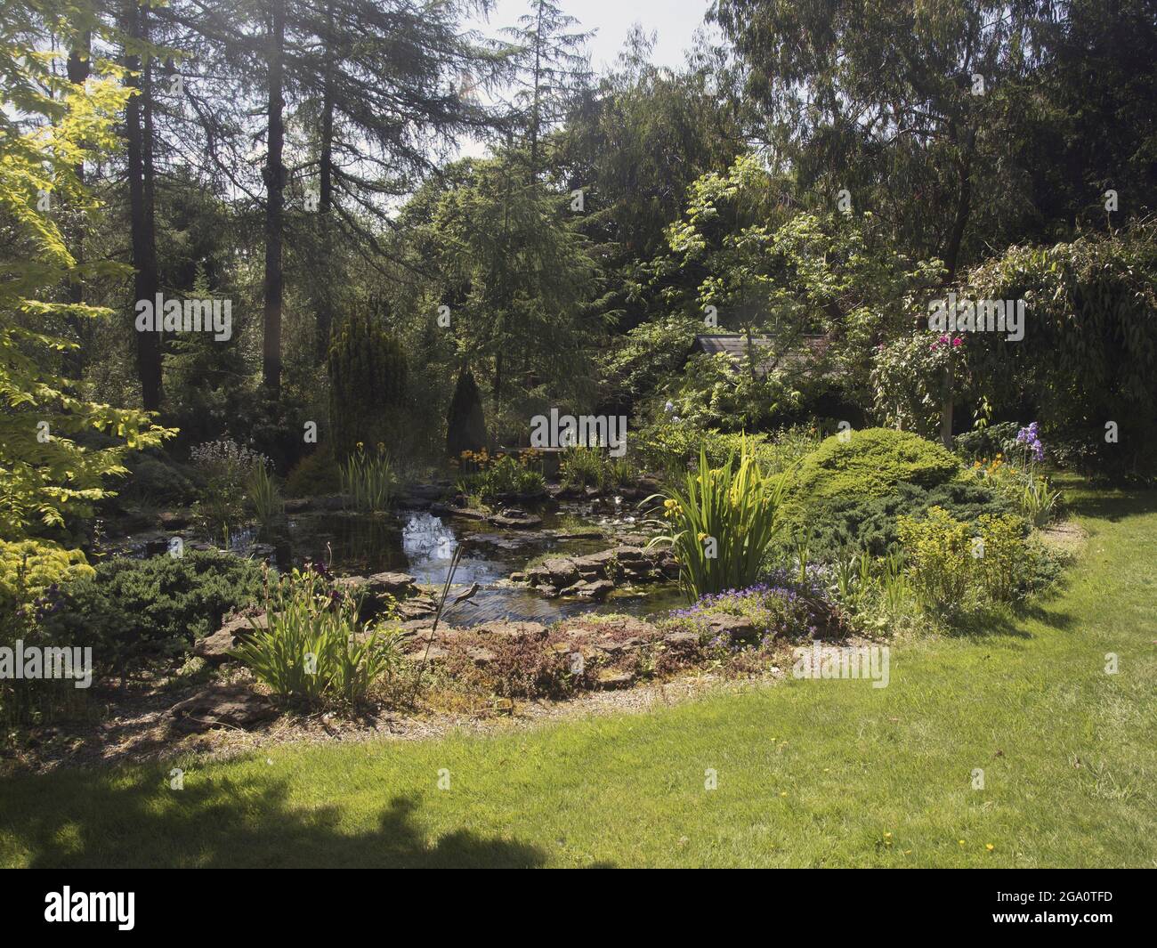 SPEEN GARDEN & POND; BJCKS Stock Photo - Alamy