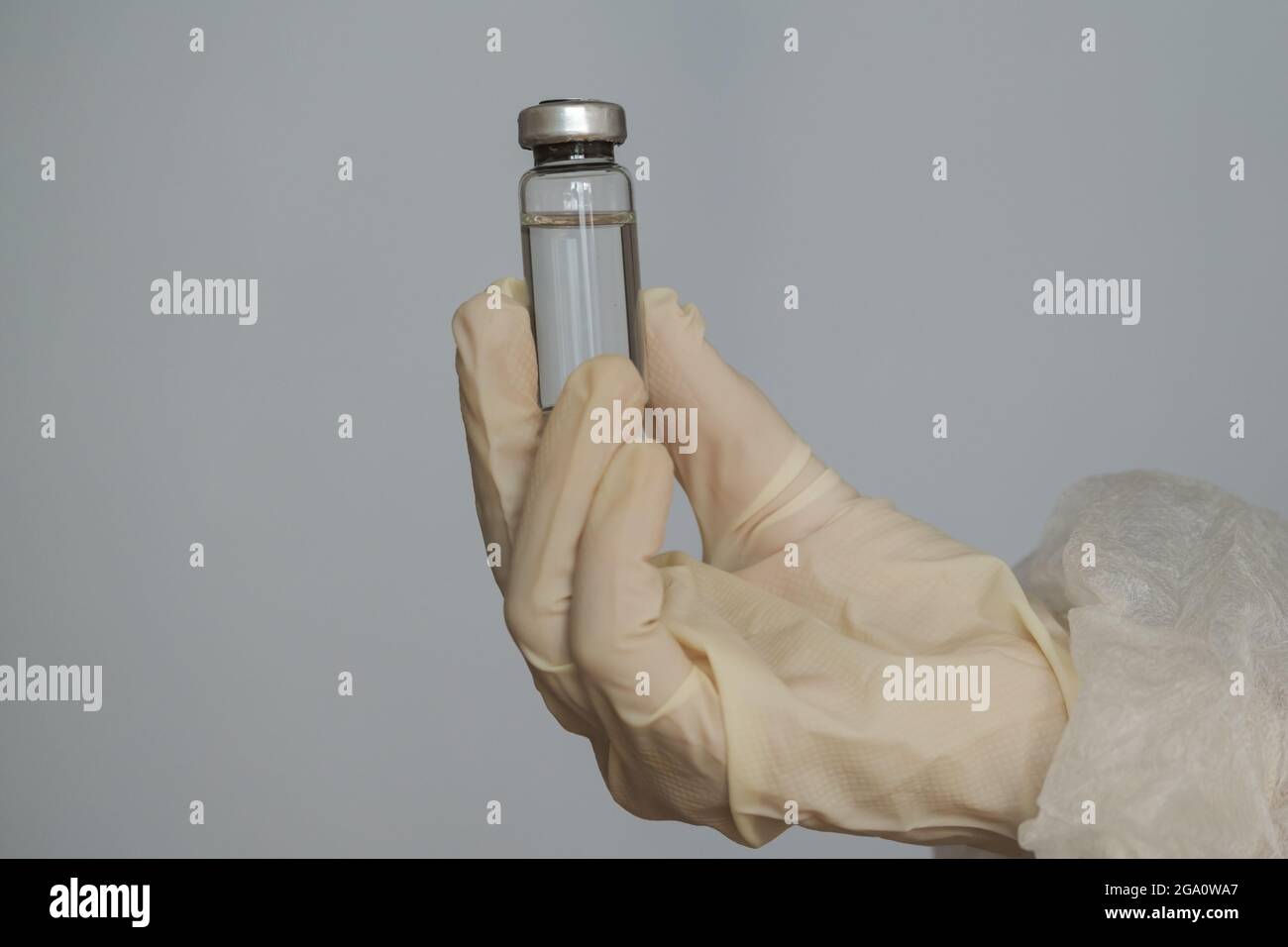 Hand injection hi-res stock photography and images - Alamy