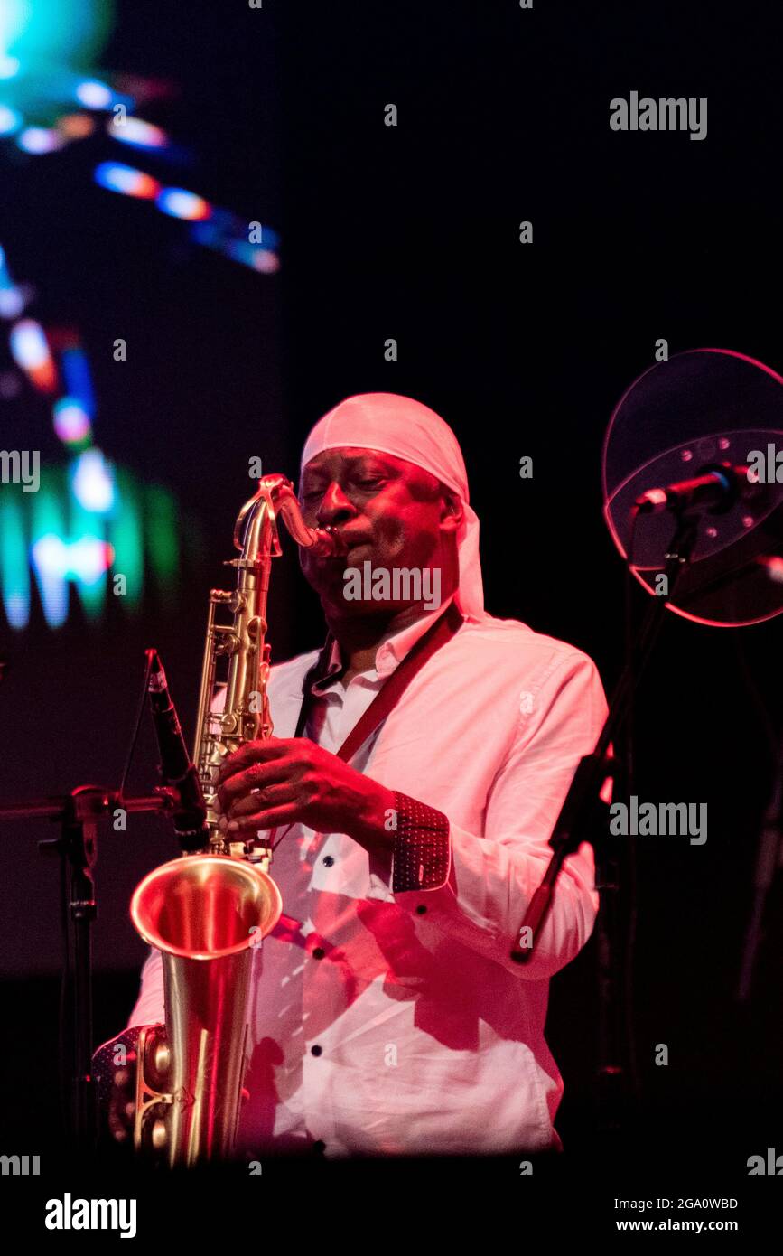 Rose royce band hi-res stock photography and images - Alamy