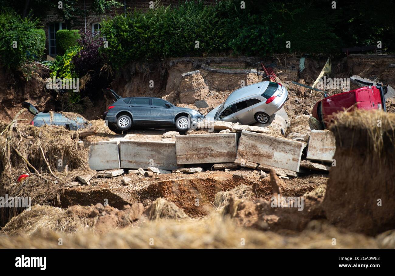 Erftstadt Blessem, Germany. 28th July, 2021. Cars lie in a washed out ...